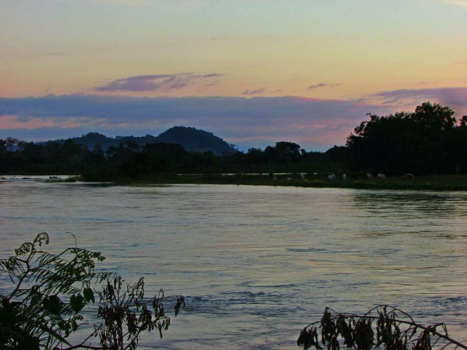 Río Sinú y la magia de sus atardeceres - La Guía de Montería