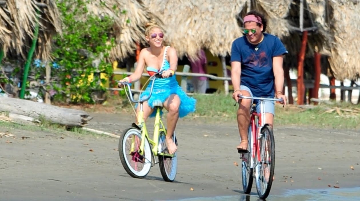 Carlos Vives y Shakira estrenan video de la "La bicicleta" - La Guía de ...